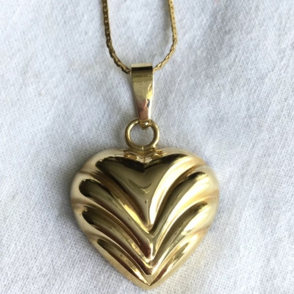 14k Gold Large Heart Necklace Italy - Gem